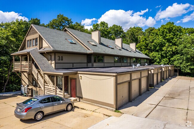 Timber Top Apartments & Townhomes - Akron, OH | ForRent.com