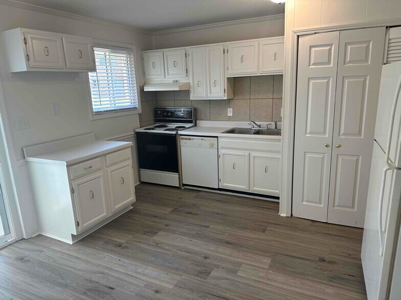 2503 Nottingham Way Unit 4 - Condo for Rent in Albany, GA | ForRent.com