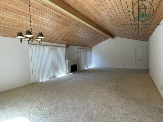 Two Bed Home in Country Club Gate Community - House Rental in Pacific ...