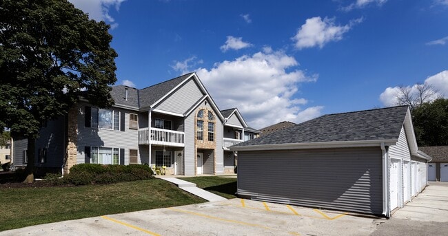 Foxhaven Apartments - Waukesha, WI | ForRent.com