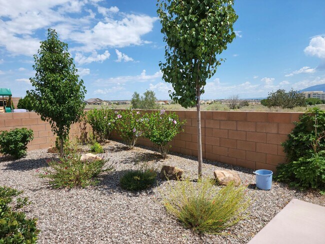 Modern 3-Bed, 2-Bath Home in Rio Rancho’s ... - Casas en alquiler - Rio ...