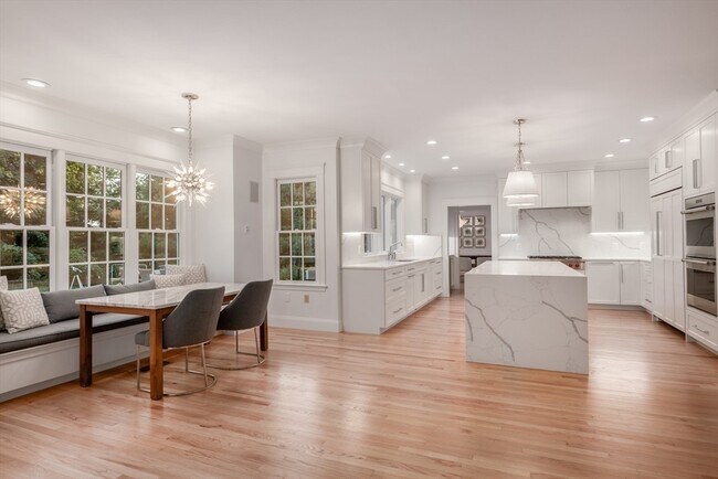 164 Newton St Apartment Unit 4 - Brookline, MA | ForRent.com