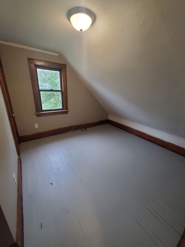 4469 N 36th St. (Duplex) Unit 4469A Upper - Milwaukee, WI | ForRent.com