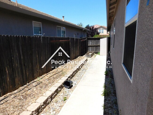 3 br, 2 bath House - 4700 Blossom Ranch Dr Rental - House Rental in Elk ...