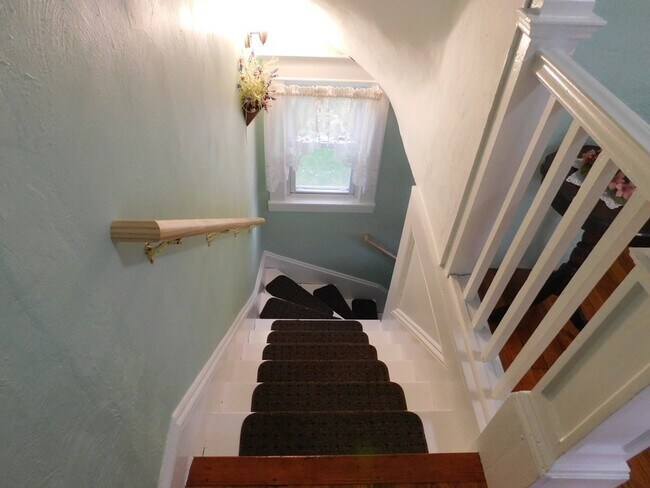 67-69-69 Angeline St Unit 2 - West Springfield, MA | ForRent.com
