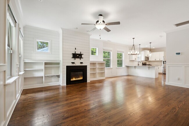 Gorgeous 4 Bedroom Home in the Heart Of Du... - House Rental in Durham ...