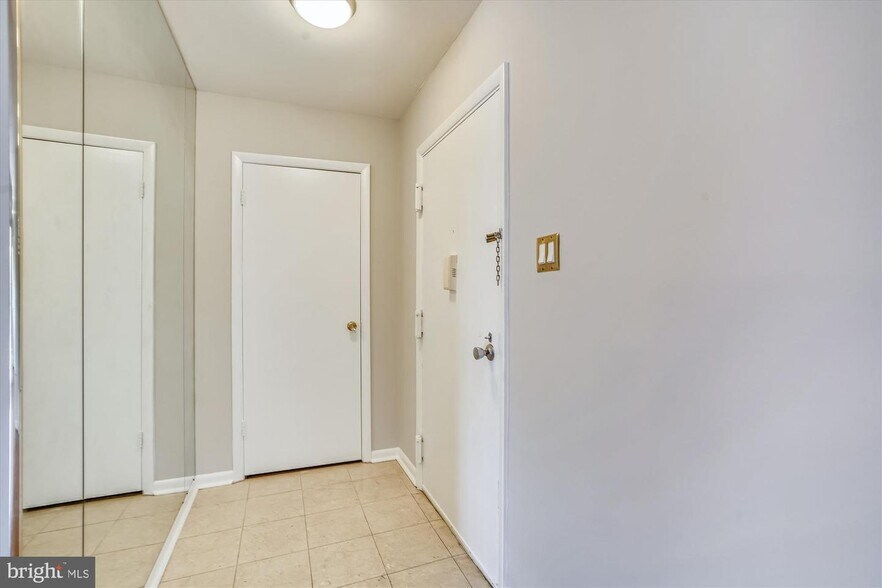 6290 Edsall Rd Unit 302 - Condo for Rent in Alexandria, VA | ForRent.com