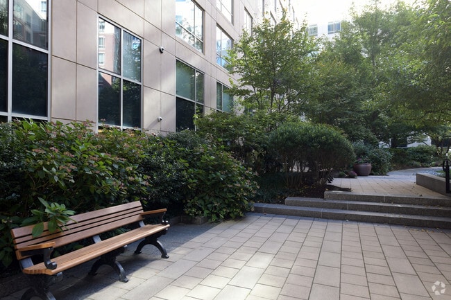 University of Massachusetts Boston | Off-Campus Housing Search