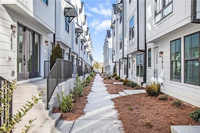 1823 Gotham Ln NE - Townhome Rental in Atlanta GA | ForRent.com