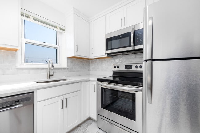 Signal View Apartments For Rent in Wethersfield, CT | ForRent.com