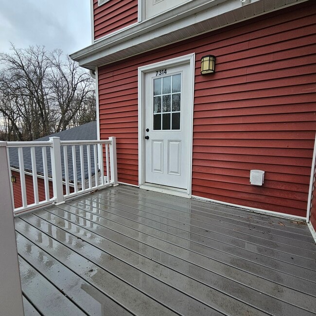 Three-Bedroom Off-Campus Housing & Apartments in Wind Lake, WI ...