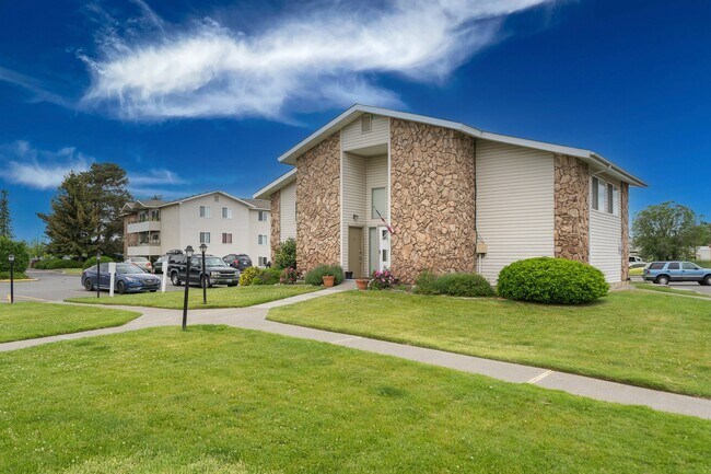 Adams Square Apartments - Spokane, WA | ForRent.com