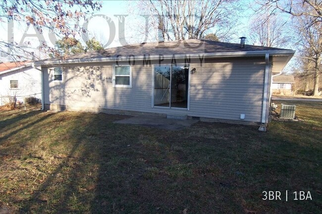 1263 S Cedarbrook Ave Off-Campus Housing, Springfield, MO