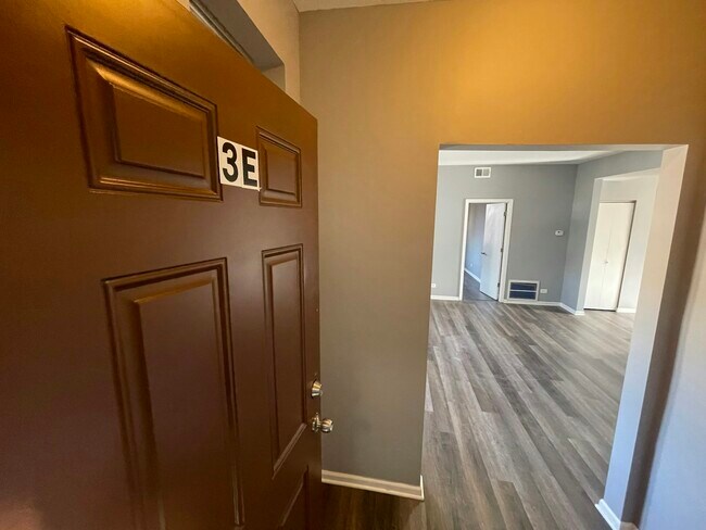 1854 S Central Park Ave Unit 1852 - 3E - Chicago, IL | ForRent.com