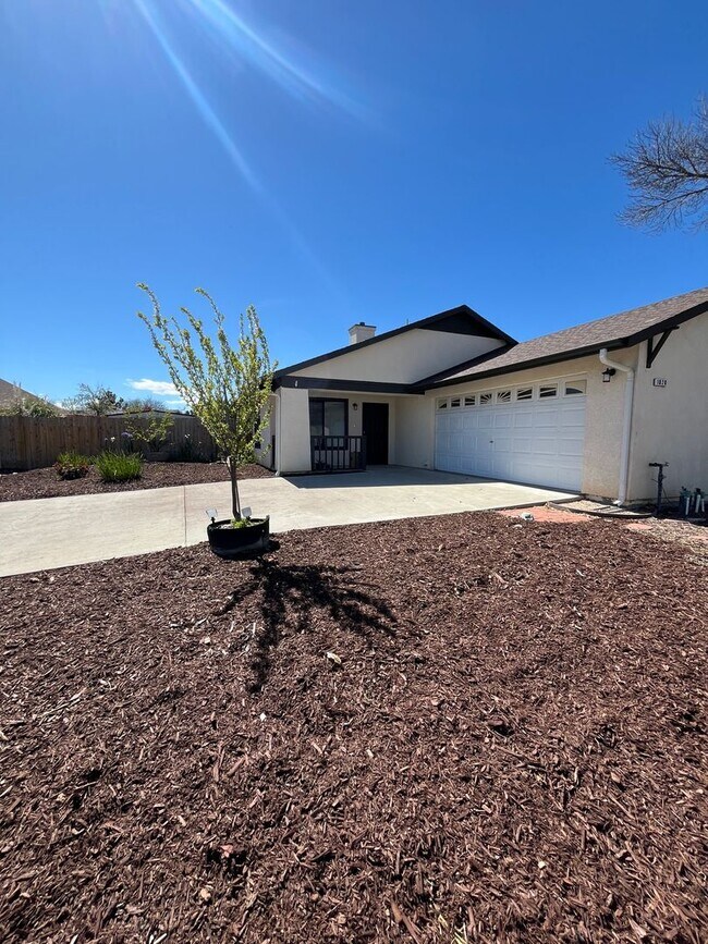 MOVE IN READY!! 3 BEDROOM 2 BATH HOME AVAI... - House Rental in Paso ...