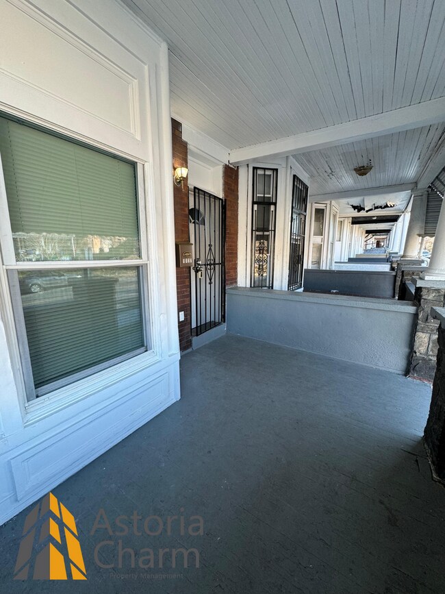 New 2BD/1 Full Bath + 2 Half Baths + DEN Rental - House Rental in ...