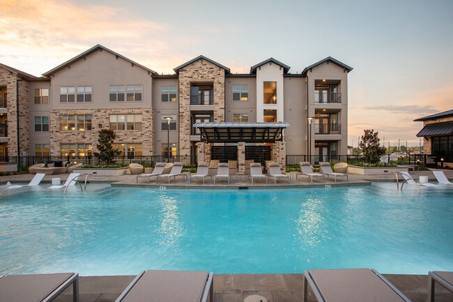 Broadstone Cross Creek Ranch Apartments - Fulshear, TX | ForRent.com
