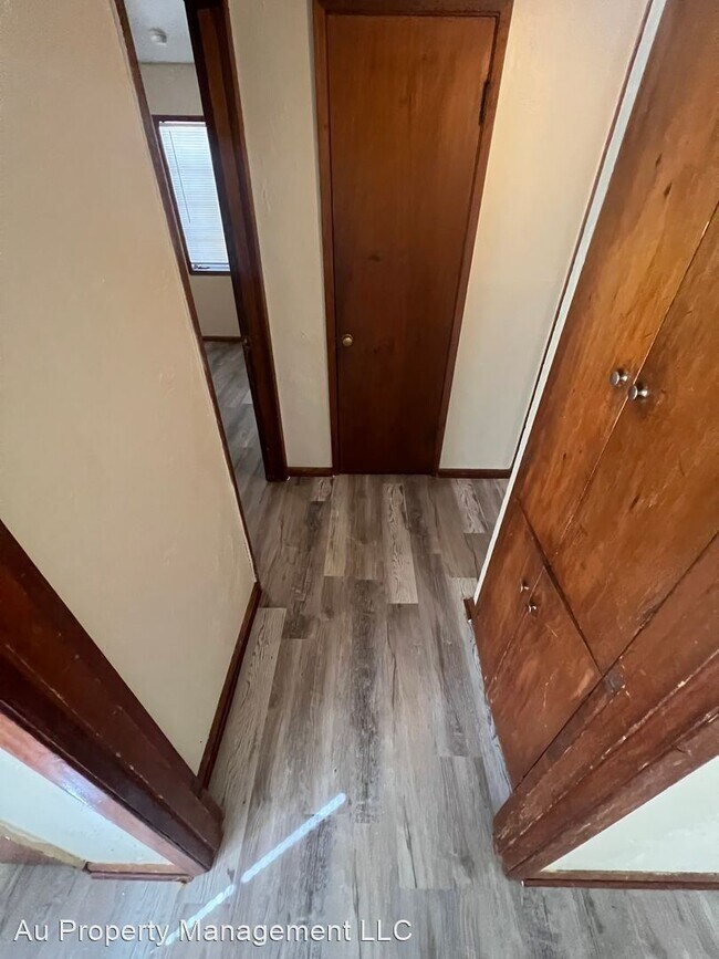 2 br, 1 bath House - 2806 DUNCAN UNIT B Rental - House Rental in ...