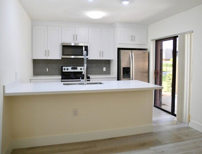 55th Way, West Palm Beach, FL 33409 - 2 BR... Townhome - Townhome ...