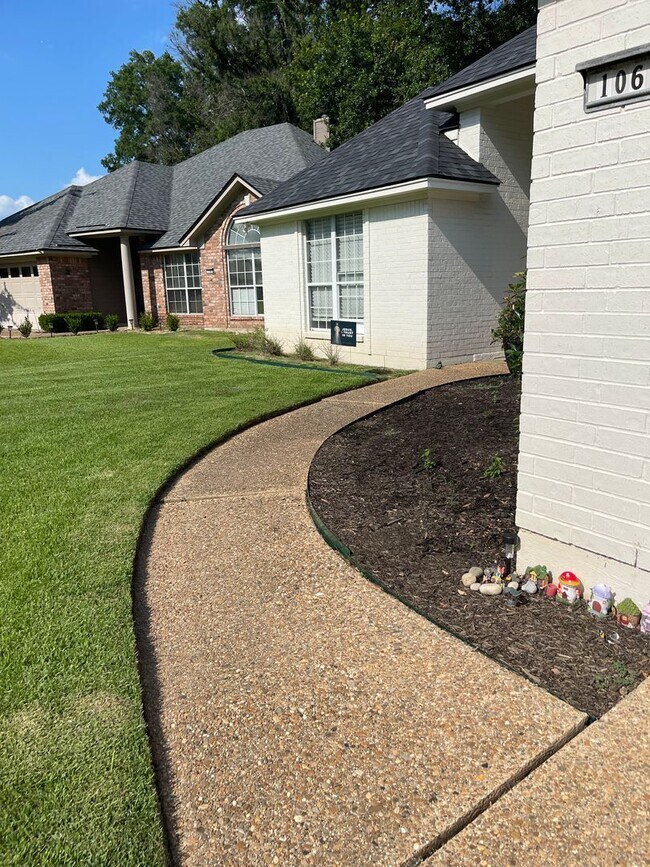 Half off the first Full Months rent! BAY H... - House Rental in Benton ...