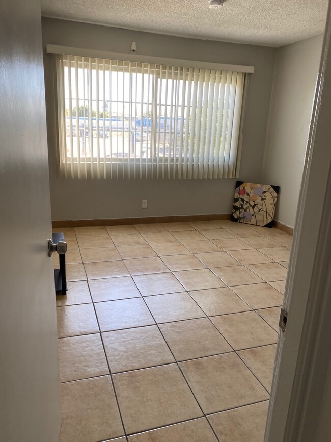 14756 Delano St Apartments - Los Angeles, CA | ForRent.com