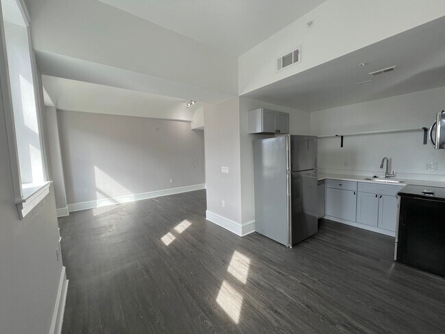 306 W Franklin Apartments | Towson University | Off-Campus Housing Search