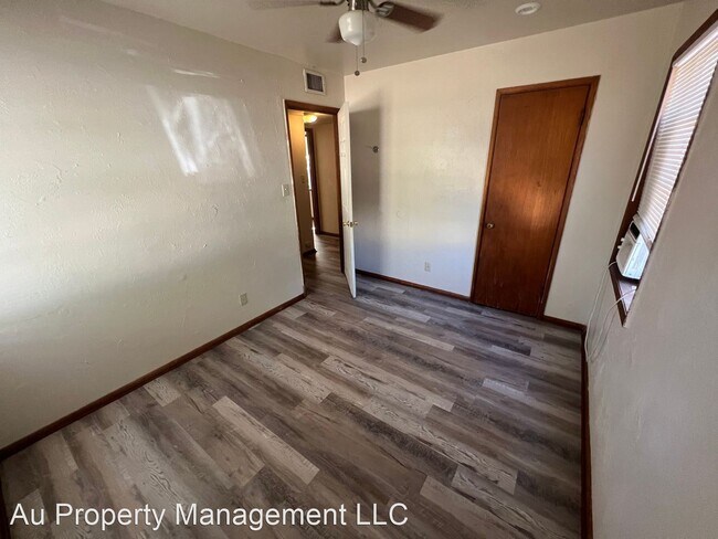 2 br, 1 bath House - 2806 DUNCAN UNIT B Rental - House Rental in ...