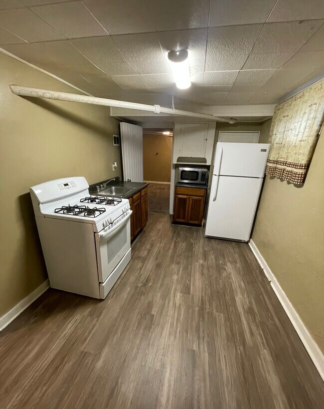 1118 S 12th St Unit E Off-Campus Housing, Lincoln, NE