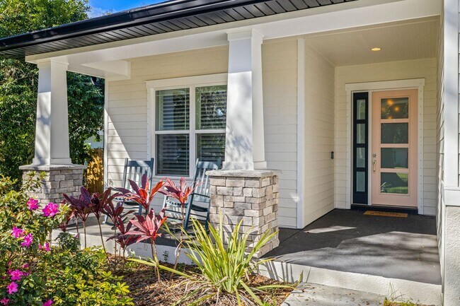 Captivating Modern Farmhouse Rental in Tampa - House Rental in Tampa ...