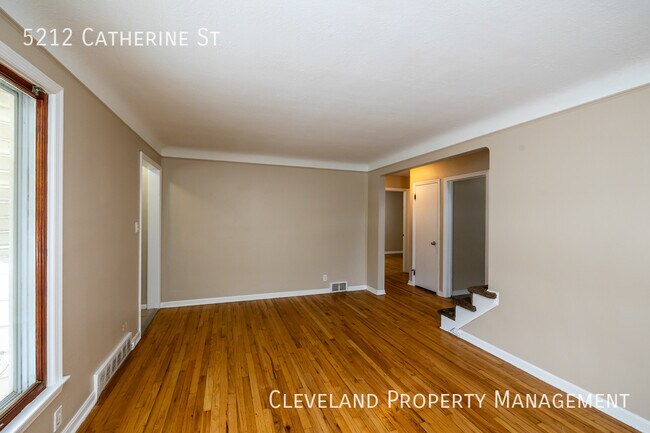 Wonderful Maple Hts Bungalow Rental - House Rental in Maple Heights, OH ...