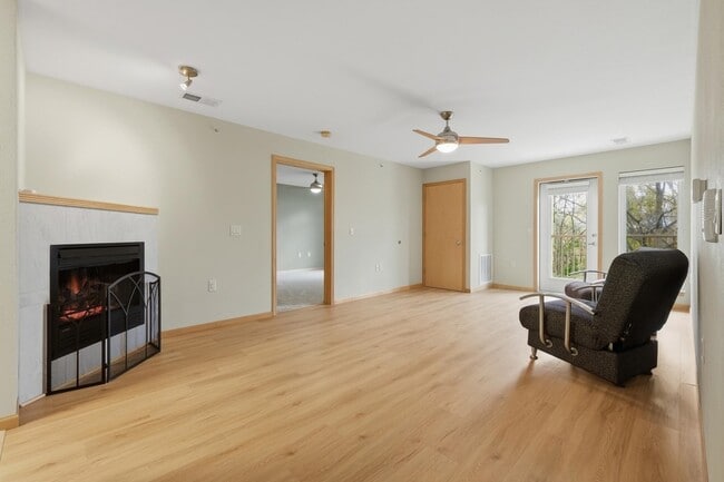 8206 Starr Grass Dr Unit 204 Off-Campus Housing, Madison, WI