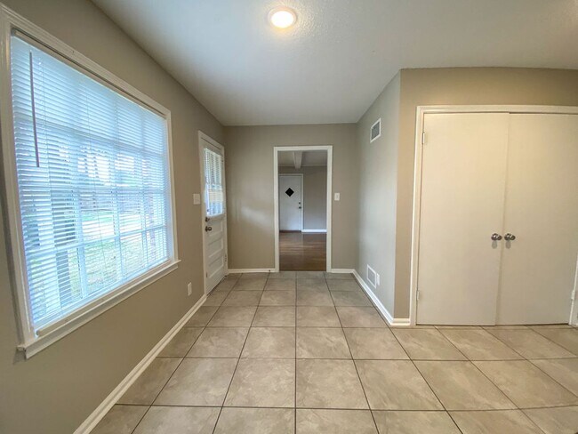 4 bed, 2.5 baths in Whitehaven recently re... Rental - House Rental in ...