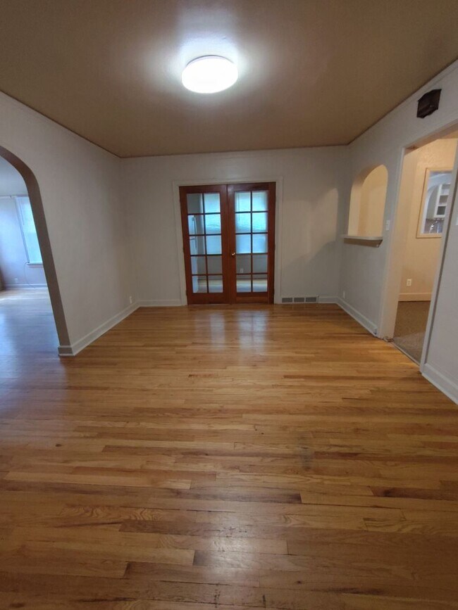 Cozy 2BD/1BA Upper Unit - Move in Ready & ... Casa - Casas en Alquiler ...