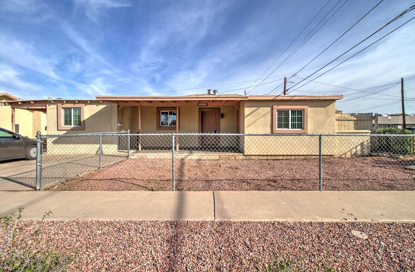 5516/5518/5520 West Palmaire Avenue Unidad 5518 West Palmaire Avenue ...