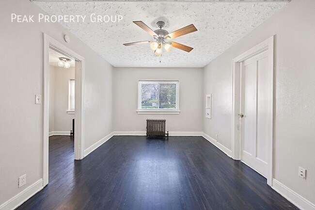 The purrfect place to sit & stay for you a... Unit 1 - Cincinnati, OH ...