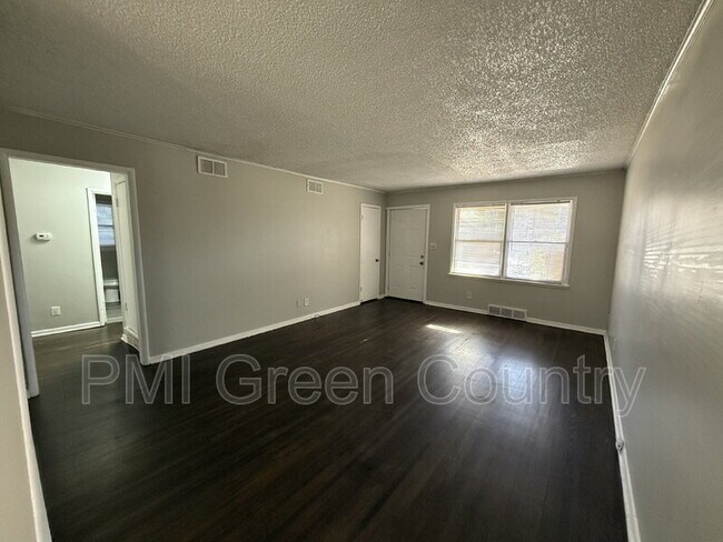 1017 E 38th Pl Off-Campus Housing, Tulsa, OK