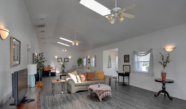 Mariner's Watch Apartments For Rent in Norfolk, VA | ForRent.com