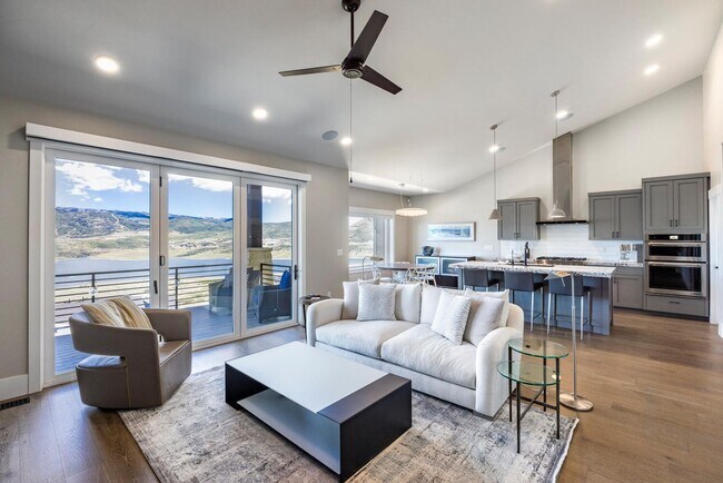 Modern Masterpiece in Hideout with Incredi... - House Rental in Hideout ...