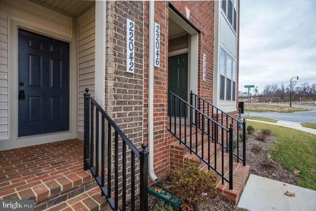 22042 Cabin Branch Ave Casa Adosada- Townhome en Alquiler en Clarksburg ...