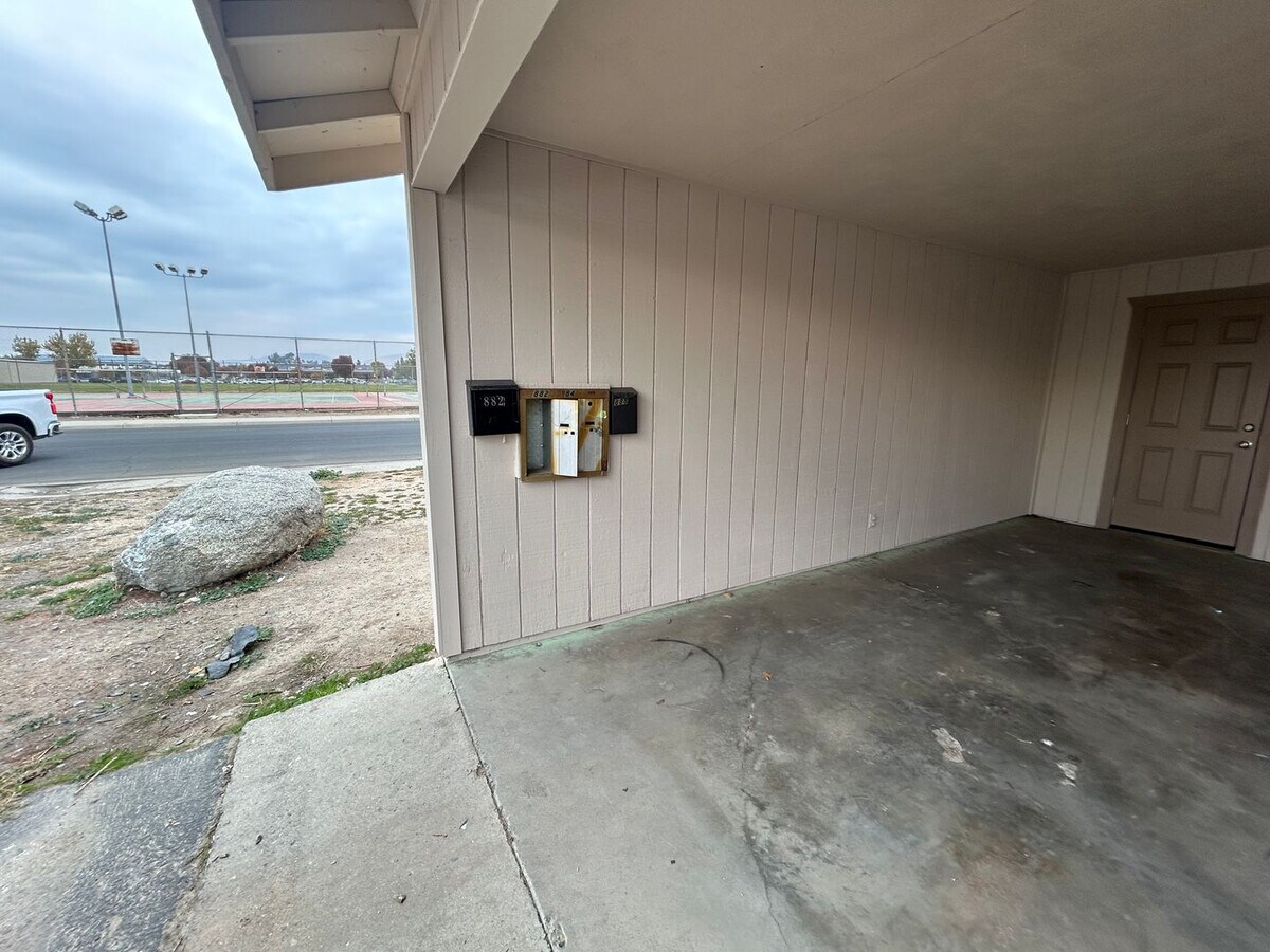 Newly Remodeled Apartments Unit 888 - Lindsay, CA | ForRent.com