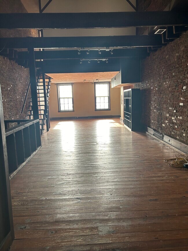 10 S Front St Apartment Unit 3 - Philadelphia, PA | ForRent.com