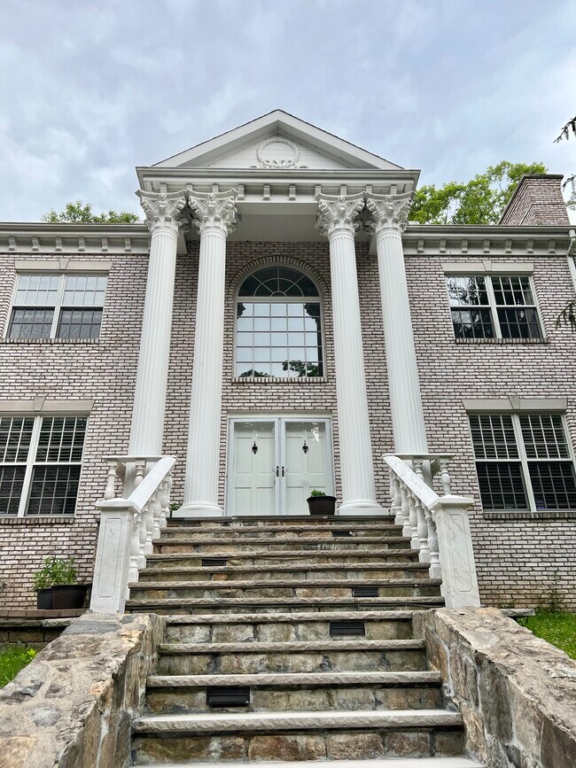 18 W Haviland Ln House - House Rental in Stamford, CT | ForRent.com