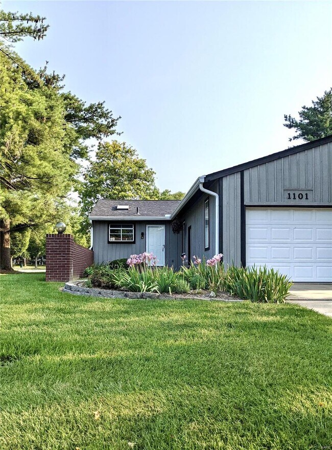 1101 Woodgate Dr - Condo for Rent in O'Fallon, IL | ForRent.com