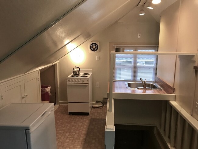 1610 Hilyard St - House for Rent in Eugene, OR | ForRent.com