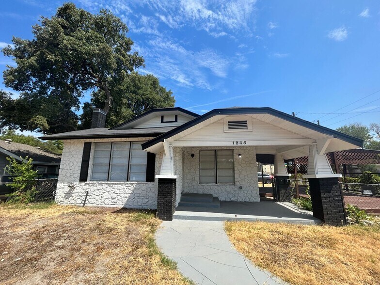 1245 Kayton Ave Unit Unit A - Apartment for Rent | San Antonio, TX ...