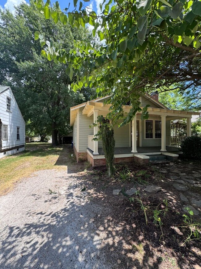 Cute Bungalow Near NC State Fairgrounds - ... - House Rental in Raleigh ...