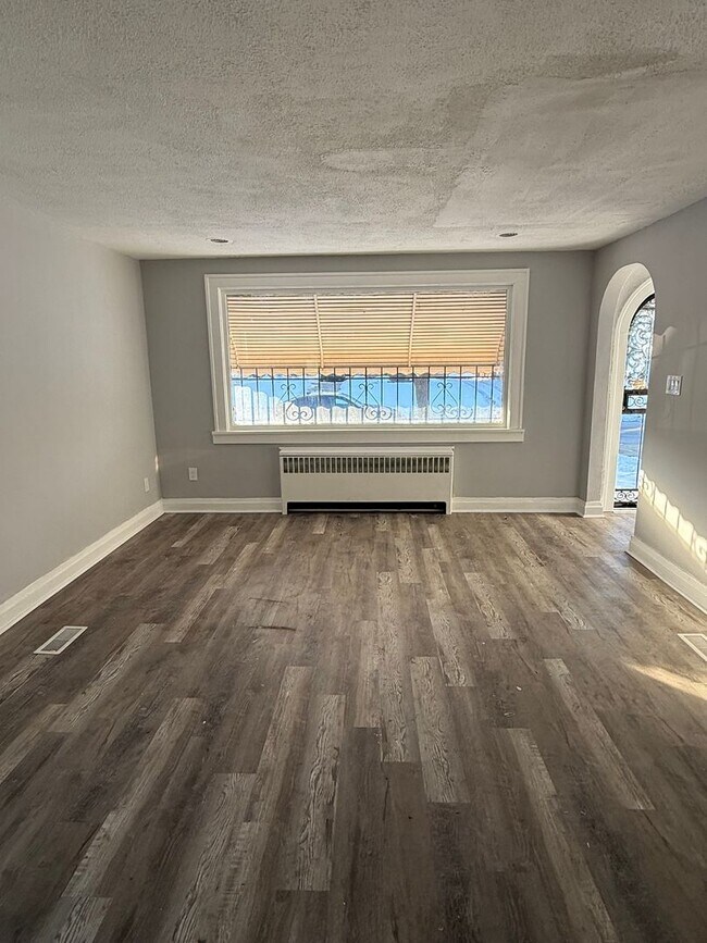 3bd Single Lee/Harvard Section 8 - House Rental in Cleveland, OH ...