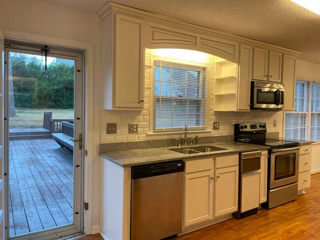 Updated Split-level in Raleigh's Starmount... Rental Para alquiler en ...