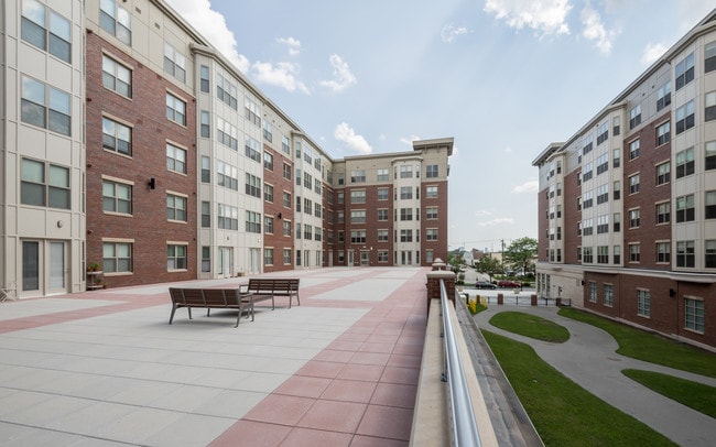 Suffolk University | Off-Campus Housing Search