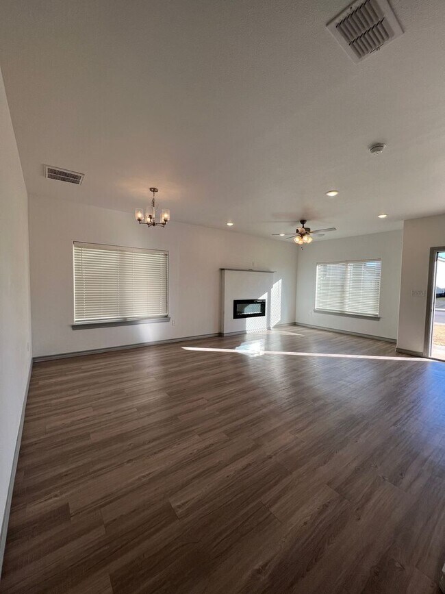 Gorgeous 2-Story 4 Bedroom Home Near Vinta... - House Rental in Lubbock ...